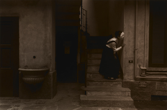 [PHOTO] A photo exhibition featuring black-and-white photographs by ...