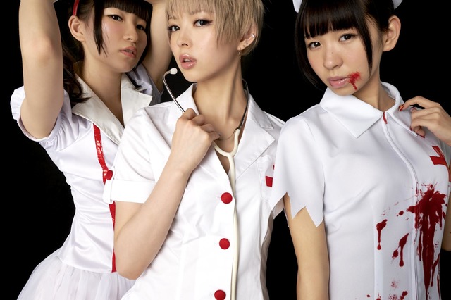 100 Sensual and Cute Cosplays of Dempagumi.inc! Yuji Susaki Photobook ...