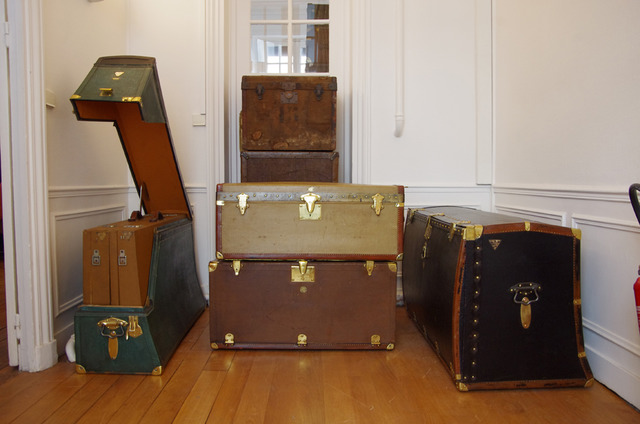 Arnault-backed bag brand "Moynat" opens its first limited-edition shop ...