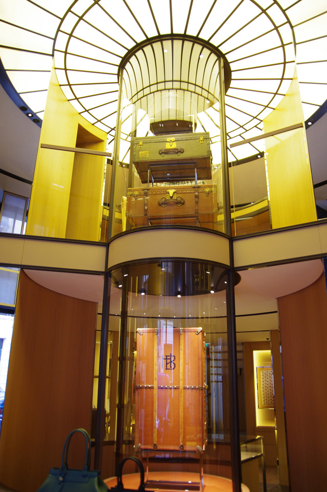 Arnault-backed bag brand "Moynat" opens its first limited-edition shop ...