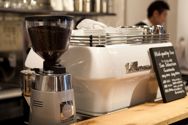 IMAのショップがオープン。カフェ・ギャラリーで写真のある生活を提案 | PHOTO(2/31) | FASHION HEADLINE