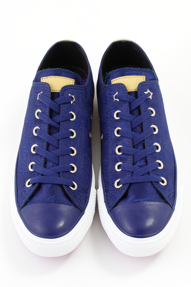 JoJo x Converse release their second sneaker collection. Nishijin-ori ...