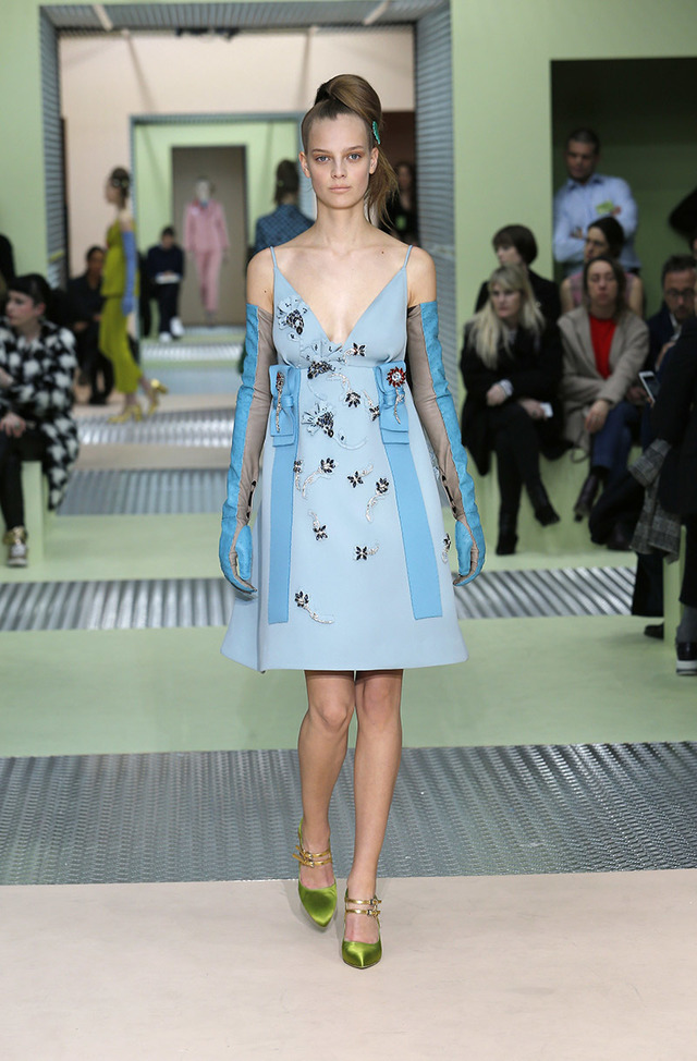 Prada takes classic women's styles into the future [15-16 AW Women's ...