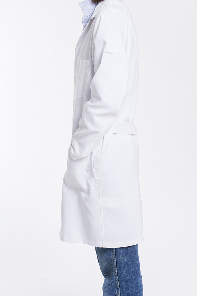 Pre-orders sold out in two days. Simple and practical lab coats, a ...