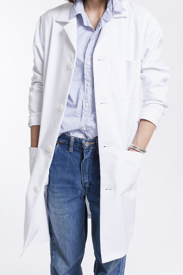 Pre-orders sold out in two days. Simple and practical lab coats, a ...
