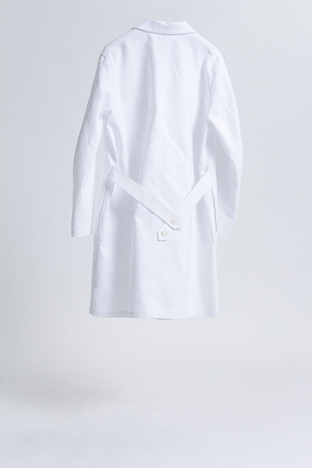 Pre-orders sold out in two days. Simple and practical lab coats, a ...