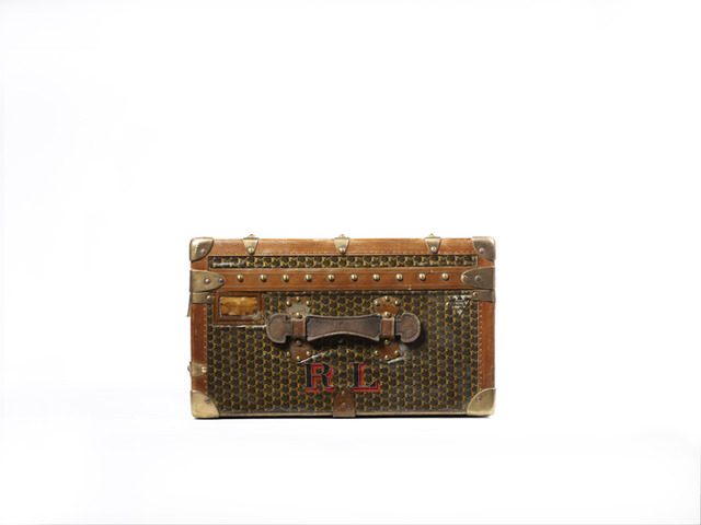 Moynat opens its first store in Japan at Seibu Ikebukuro. Commemorative ...