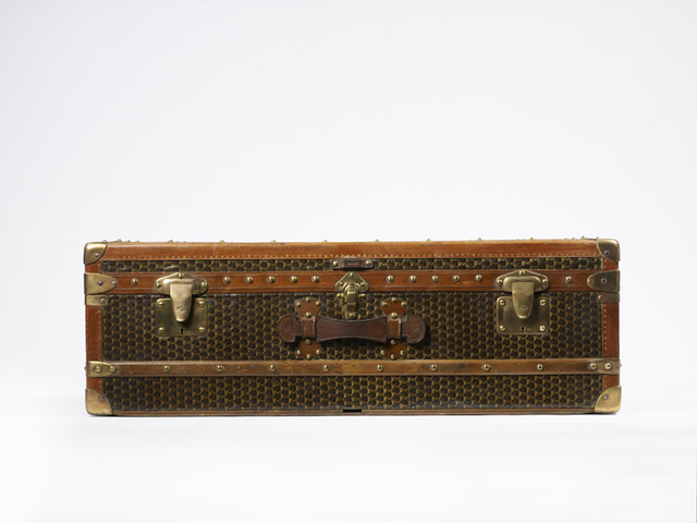 Moynat opens its first store in Japan at Seibu Ikebukuro. Commemorative ...