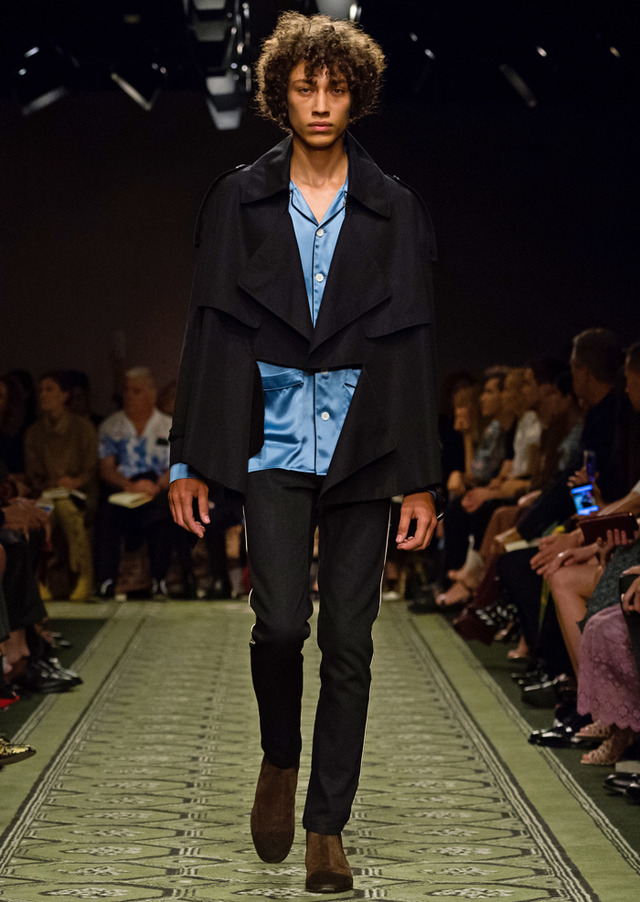 Burberry unveils its September 2016 collection! Sales begin immediately ...