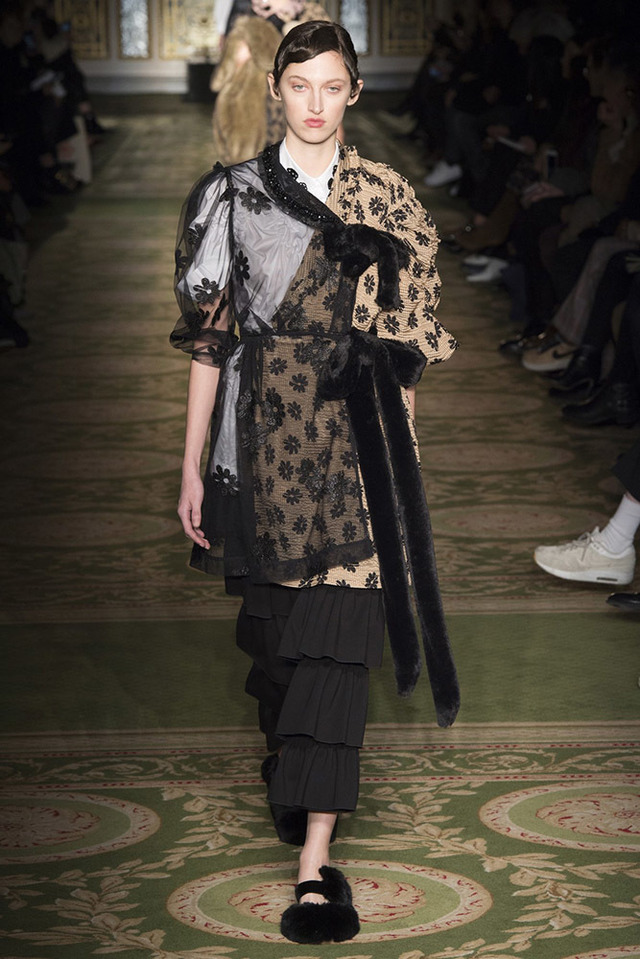 Beautiful armor for the modern fighting woman, Simone Rocha [Women's ...