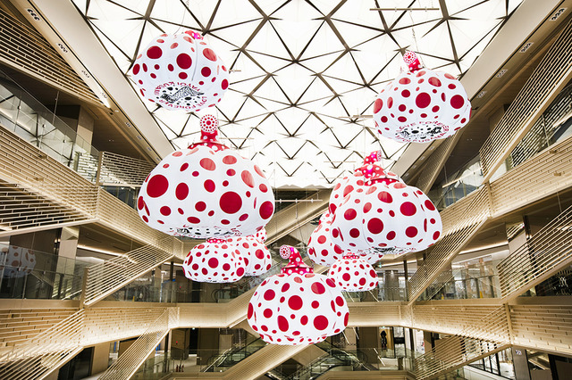 A look inside Ginza Six, the largest shopping mall in Ginza! A ...