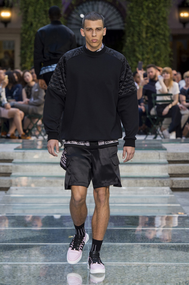 [LOOK] Versace 2018 Spring/Summer Men's Collection | PHOTO(19/52 ...