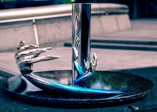 Illusionary Art of Distorted Images! Amazing anamorphic sculptures that ...