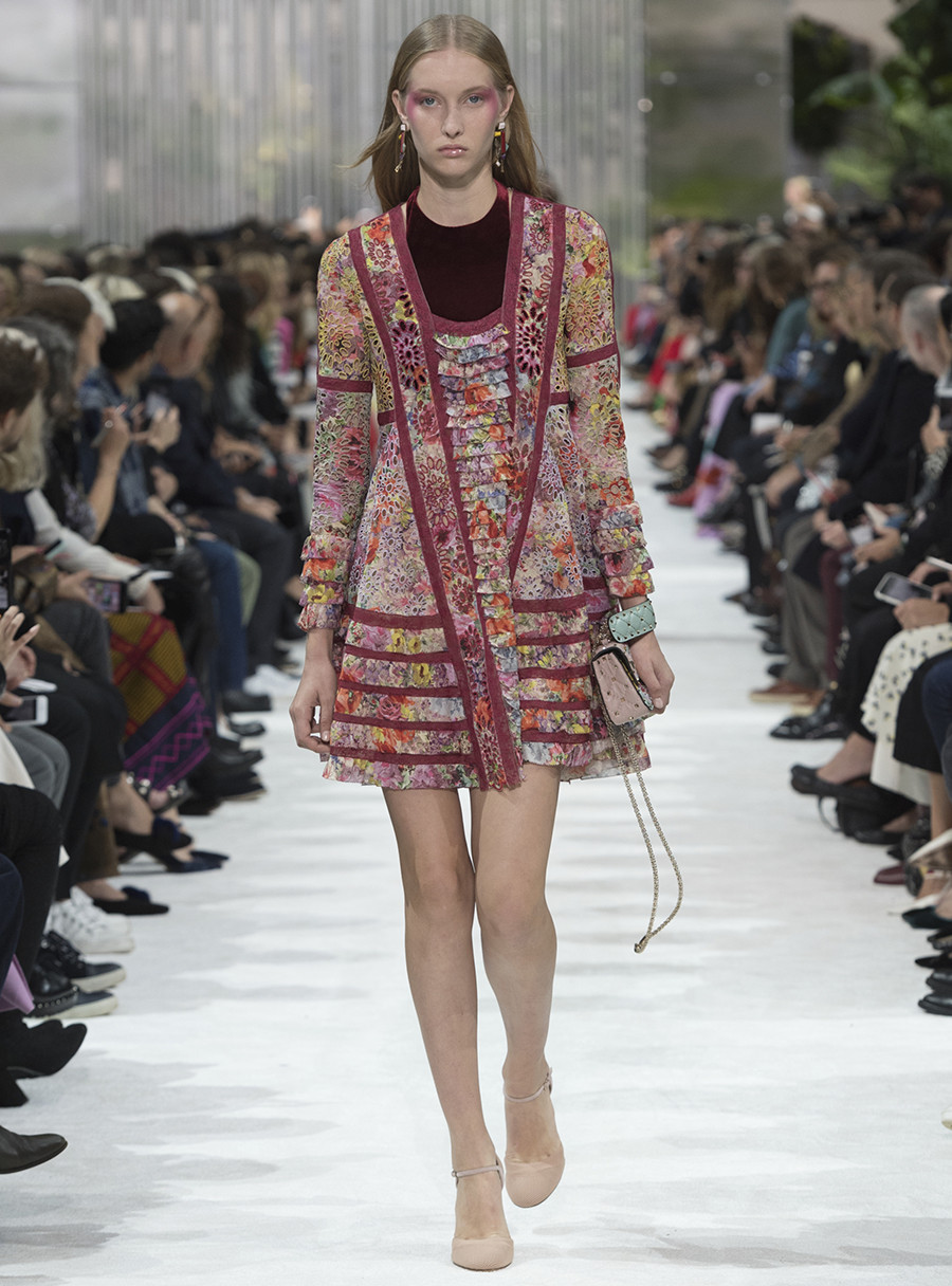 Valentino: From parallel worlds to free-flowing fantasy [Women's Spring ...
