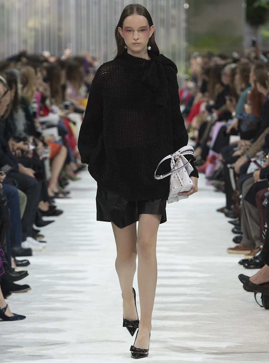 Valentino: From parallel worlds to free-flowing fantasy [Women's Spring ...