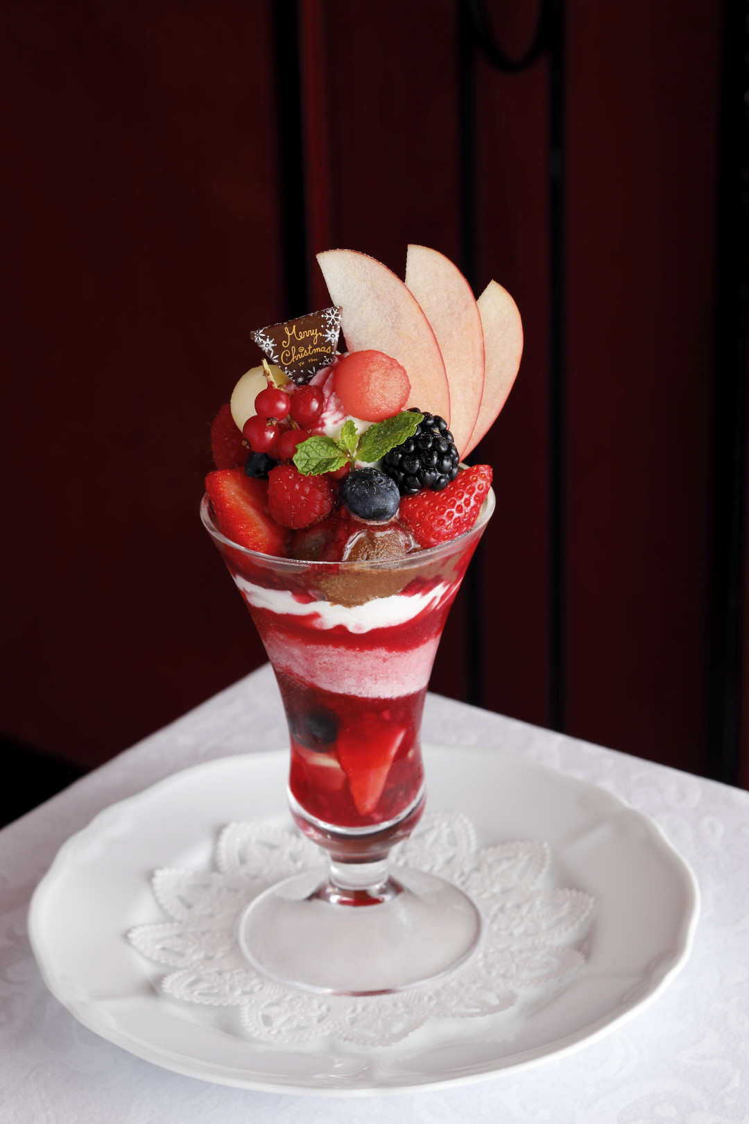 Shiseido Parlour's Christmas sweets menu! The parfait features berries ...