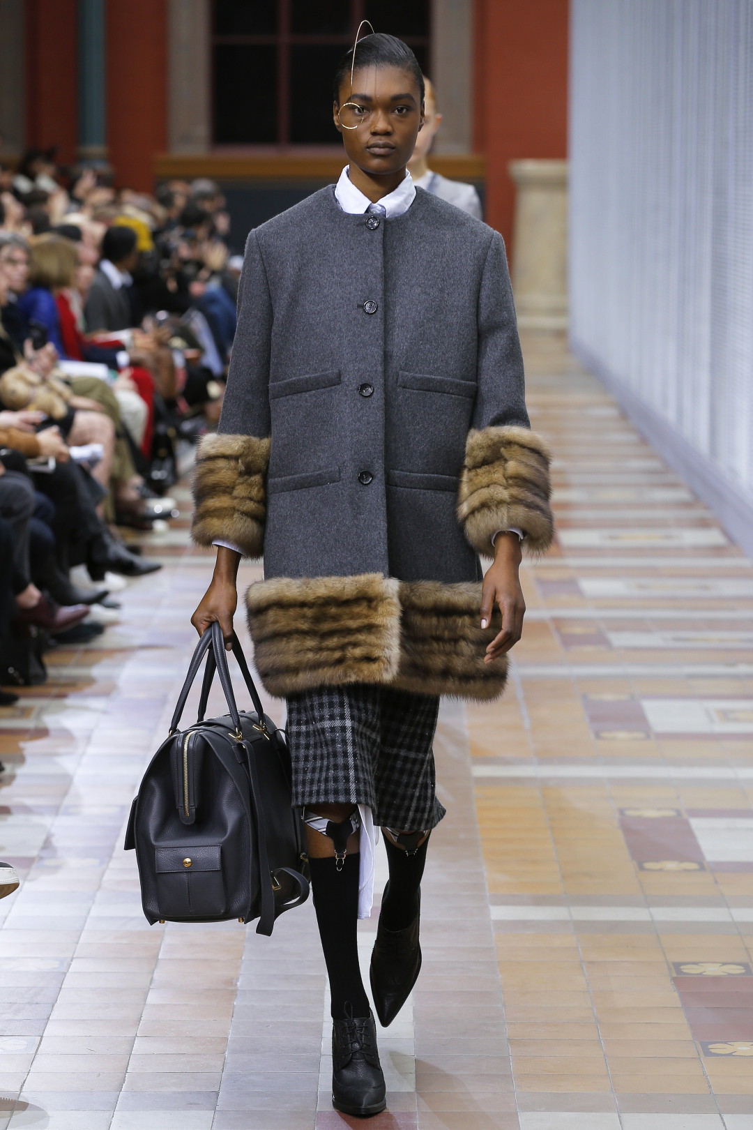 Thom Browne, all models dressed as men [2019-20 Fall/Winter Women's ...