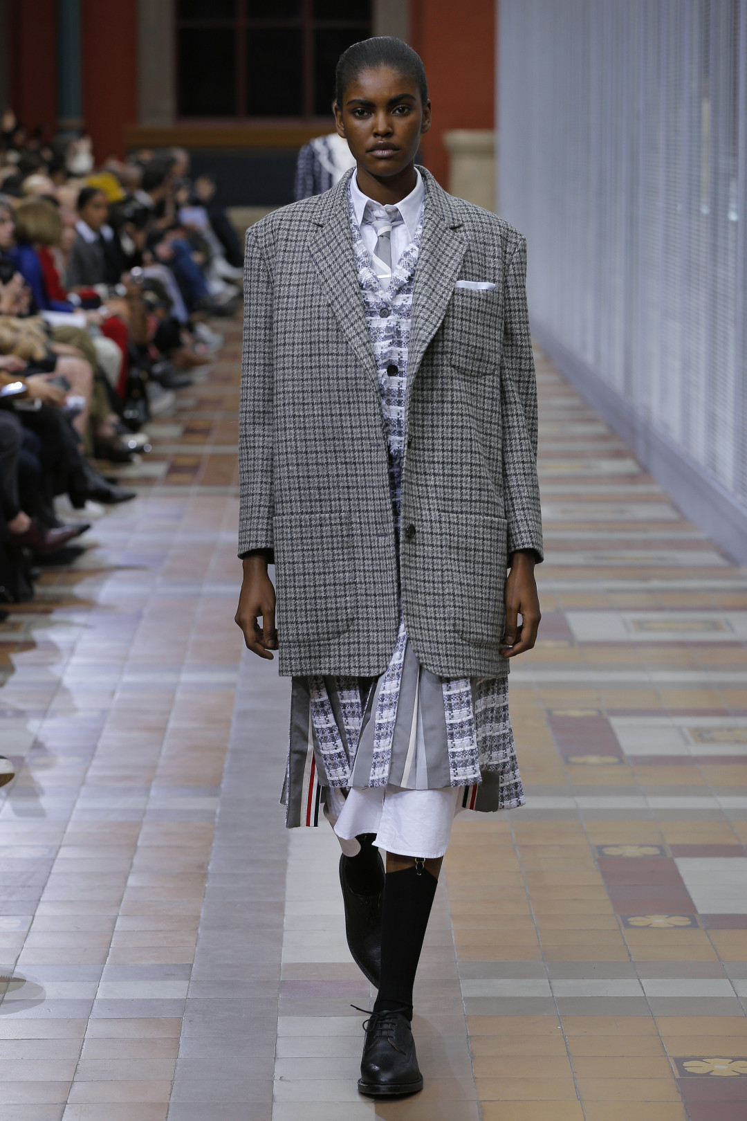 Thom Browne, all models dressed as men [2019-20 Fall/Winter Women's ...
