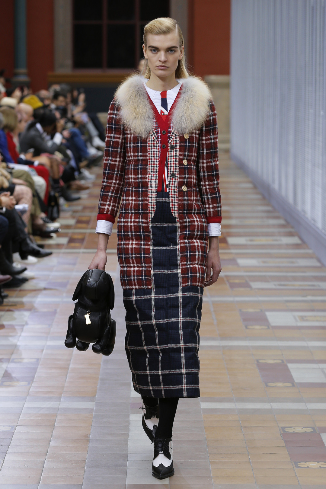 Thom Browne, all models dressed as men [2019-20 Fall/Winter Women's ...