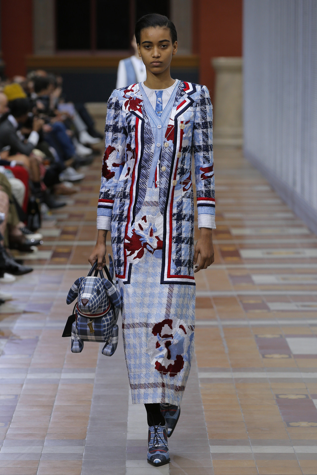 Thom Browne, all models dressed as men [2019-20 Fall/Winter Women's ...