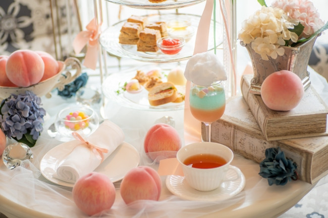 Enjoy a beautiful peach-filled afternoon tea at Hotel La Suite Kobe ...