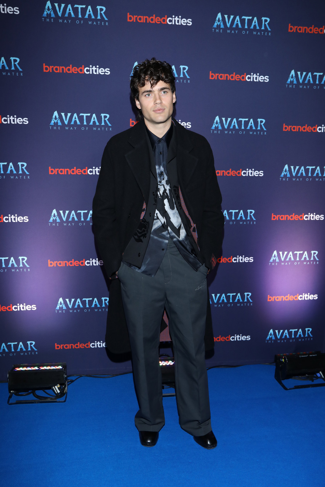 Jamie Flatters, who plays Netheyam, appeared at the premiere of "Avatar ...