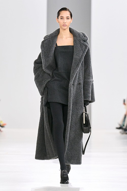 [LOOK] Max Mara unveils its Fall/Winter 2024 collection | FASHION ...