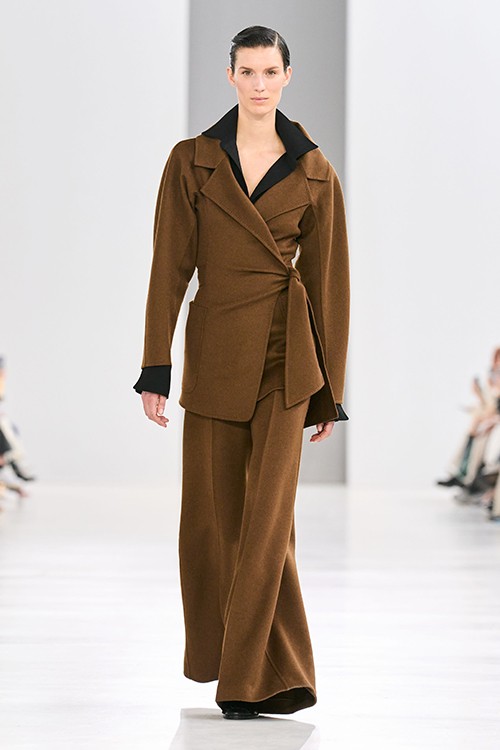 [LOOK] Max Mara unveils its Fall/Winter 2024 collection | PHOTO(36/49 ...
